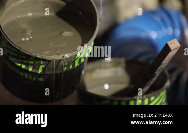 Handling paint Stock Videos & Footage - HD and 4K Video Clips - Alamy
