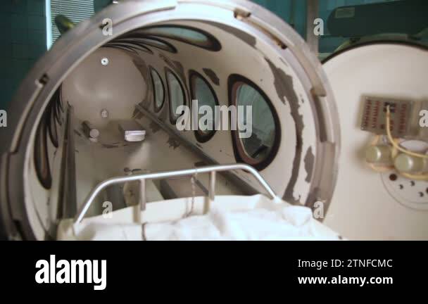 Diving pressure chamber Stock Videos & Footage - HD and 4K Video Clips ...