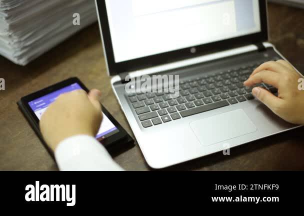 Laptop tablet screen Stock Videos & Footage - HD and 4K Video Clips - Alamy