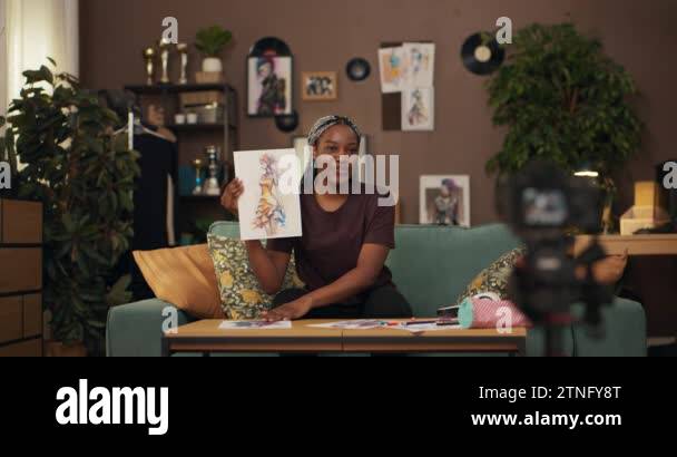 Illustrator woman can work as an illustrator, talking about her ...