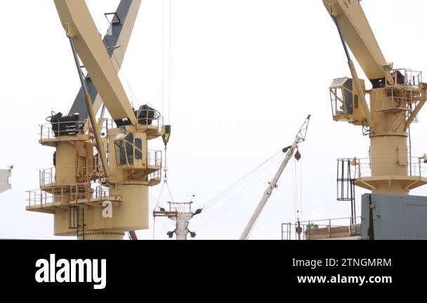 Loading ship cargo Stock Videos & Footage - HD and 4K Video Clips - Alamy