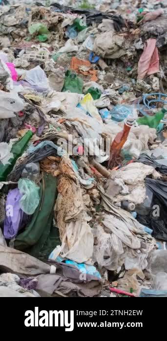 Garbage that brings the ocean to Cable Beach, Australia, is a garbage ...
