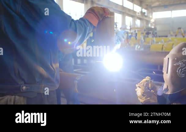 Welding group Stock Videos & Footage - HD and 4K Video Clips - Alamy