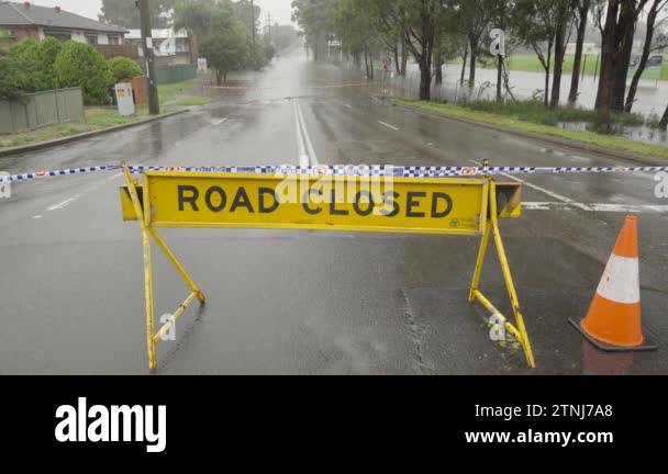 Range closed sign Stock Videos & Footage - HD and 4K Video Clips - Alamy