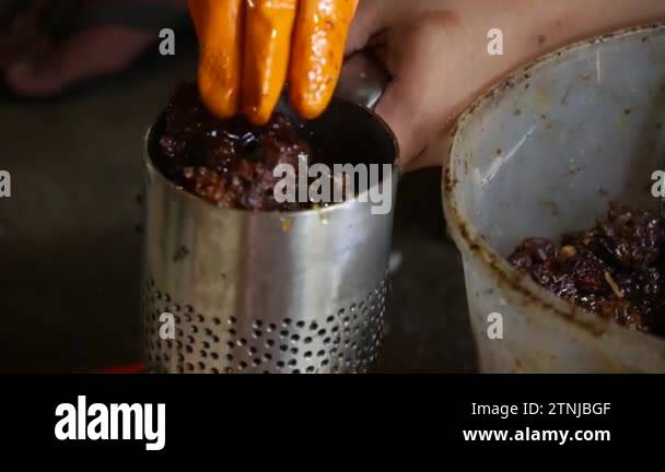 The honeycomb pressing process uses manual pressing to produce the best ...