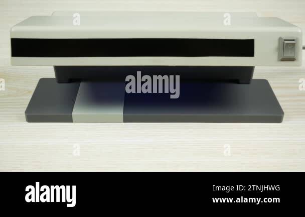 Currency detector Stock Videos & Footage - HD and 4K Video Clips - Alamy