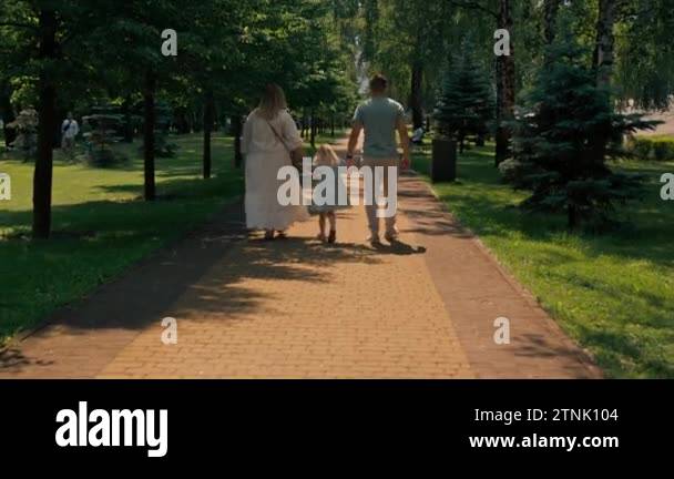 Family rear view Stock Videos & Footage - HD and 4K Video Clips - Alamy