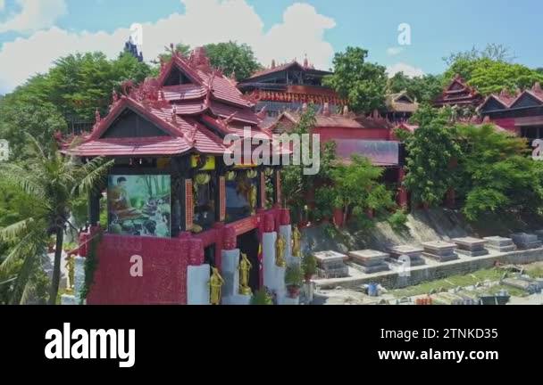 Temple entrance gate Stock Videos & Footage - HD and 4K Video Clips - Alamy