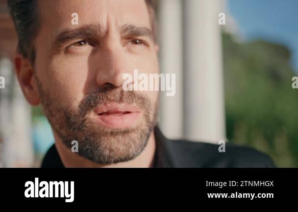 Thinking outside the square Stock Videos & Footage - HD and 4K Video ...