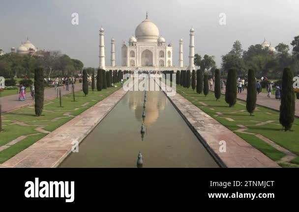 Taj mahal from main Stock Videos & Footage - HD and 4K Video Clips - Alamy