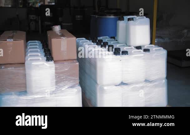 Production of cosmetics. Cosmetic manufacturing process. Automatic ...