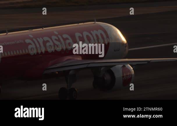 Airplane take off side view Stock Videos & Footage - HD and 4K Video ...