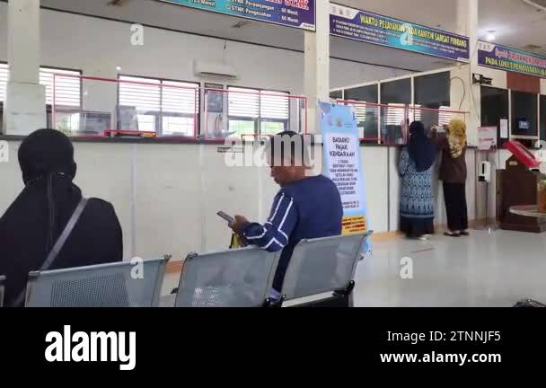 Pinrang indonesia - 08 06 2023: residents of Pinrang Regency are ...