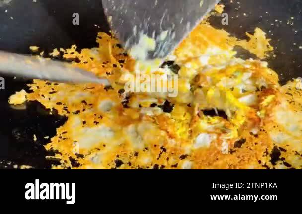 4K Oyster omelette The Thai food made from flour mixed with water. To ...