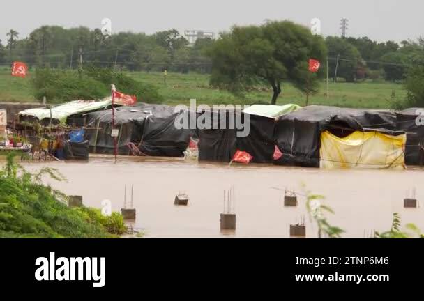 Flood flooded tents Stock Videos & Footage - HD and 4K Video Clips - Alamy