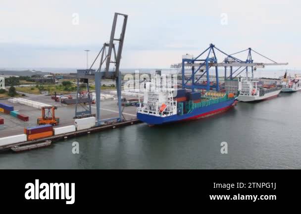 Container embarkation Stock Videos & Footage - HD and 4K Video Clips ...