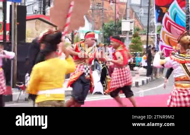 Tari makepung loloan Stock Videos & Footage - HD and 4K Video Clips - Alamy