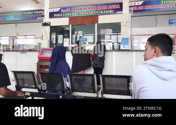 Pinrang indonesia - 08 06 2023: residents of Pinrang Regency are ...