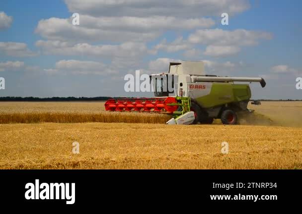 Claas lexion harvester Stock Videos & Footage - HD and 4K Video Clips ...