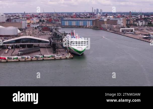 Cruise ship loading Stock Videos & Footage - HD and 4K Video Clips - Alamy