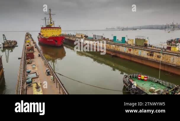 Repair floating dock Stock Videos & Footage - HD and 4K Video Clips - Alamy