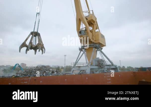 Bucket crane Stock Videos & Footage - HD and 4K Video Clips - Alamy