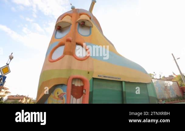 Snail house design Stock Videos & Footage - HD and 4K Video Clips - Alamy