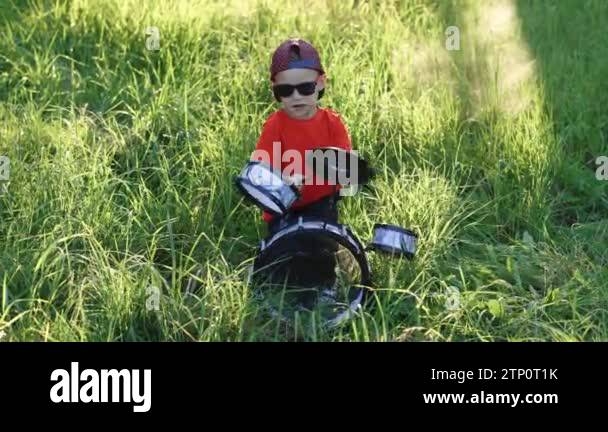 Kid rock concert Stock Videos & Footage - HD and 4K Video Clips - Alamy