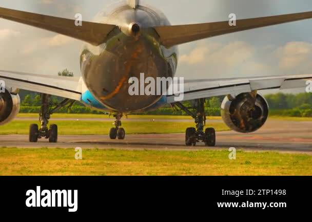 Full air grass Stock Videos & Footage - HD and 4K Video Clips - Alamy