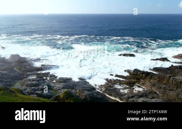 Malin Head Coastal Walk, path west from Banbas Crown, Malin Head ...