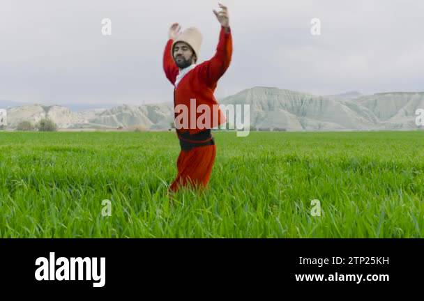 Sufi dance, Dancer dervish, Semazen, Whirling dervishes, whirling ...