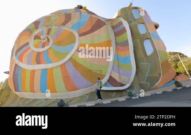 Bright snail Stock Videos & Footage - HD and 4K Video Clips - Alamy