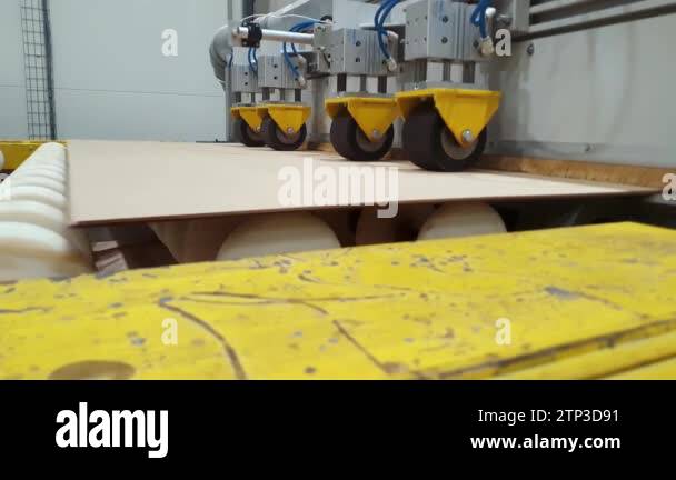 Laminated insulation cardboard production process. Raw materials for ...
