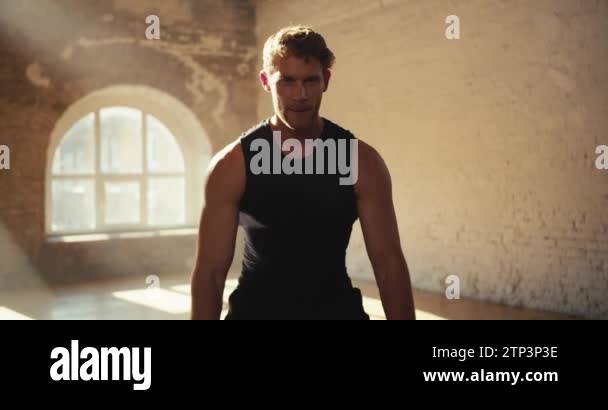 Brick brick crouch Stock Videos & Footage - HD and 4K Video Clips - Alamy