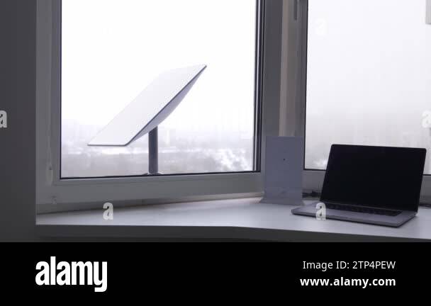 Router antenna Stock Videos & Footage - HD and 4K Video Clips - Alamy