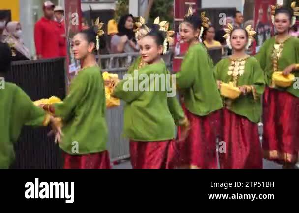 Makkappu mandar dance from west sulawesi. This dance depicts the Mandar ...