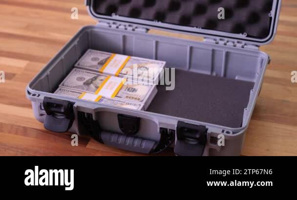 Open suitcase cash Stock Videos & Footage - HD and 4K Video Clips - Alamy