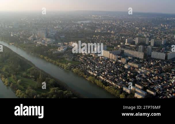 France tower blocks Stock Videos & Footage - HD and 4K Video Clips - Alamy
