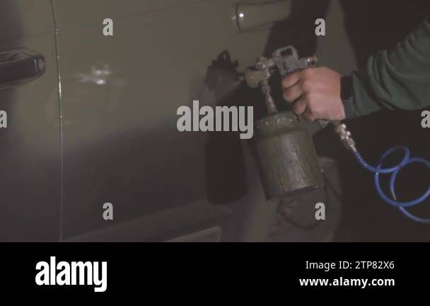 Mask procedures, Mask preparation, Mask safety. Man wearing respirator ...