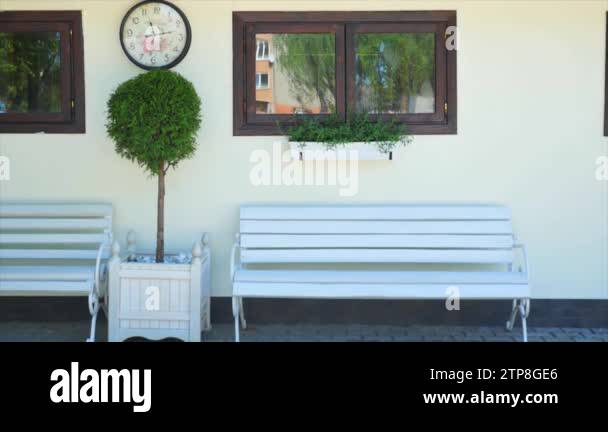 Retro bench Stock Videos & Footage - HD and 4K Video Clips - Alamy