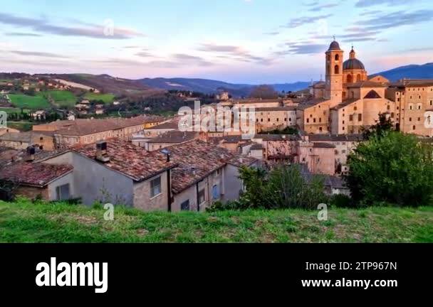 Medieval towns italy Stock Videos & Footage - HD and 4K Video Clips - Alamy