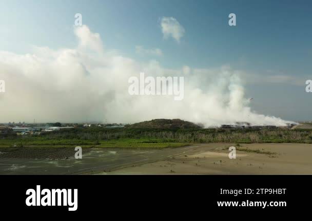 Huge column toxic smoke Stock Videos & Footage - HD and 4K Video Clips ...
