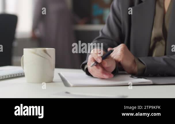 Hot desk sign Stock Videos & Footage - HD and 4K Video Clips - Alamy