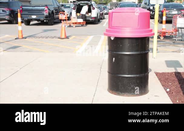 Red top bin Stock Videos & Footage - HD and 4K Video Clips - Alamy