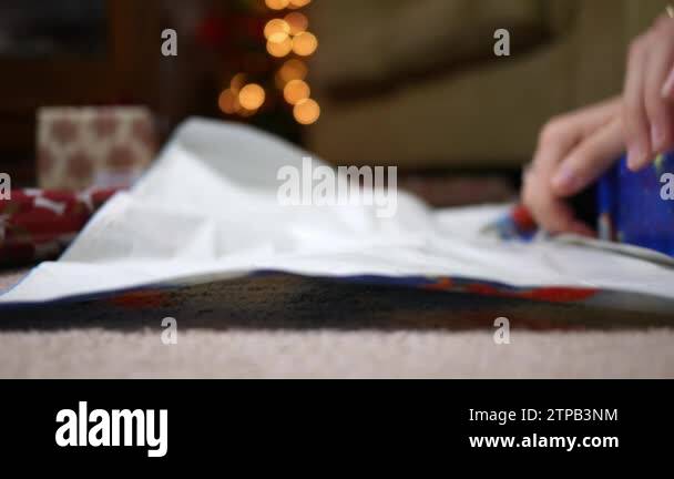How to wrap gift Stock Videos & Footage - HD and 4K Video Clips - Alamy
