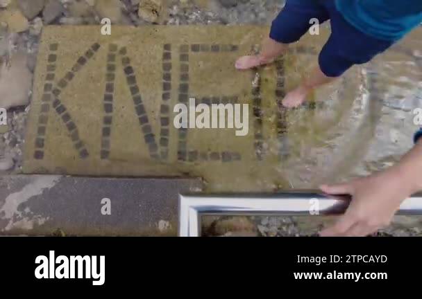 30 feet long Stock Videos & Footage - HD and 4K Video Clips - Alamy