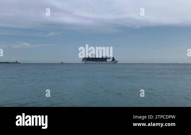 Luxury ocean liners Stock Videos & Footage - HD and 4K Video Clips - Alamy