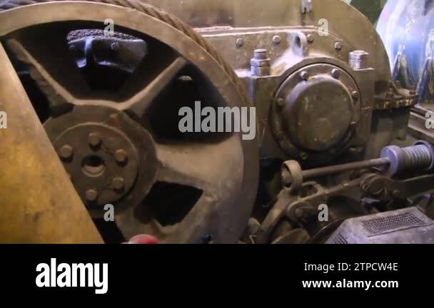 Nodes, parts and working mechanisms of the excavator.The mechanism of ...