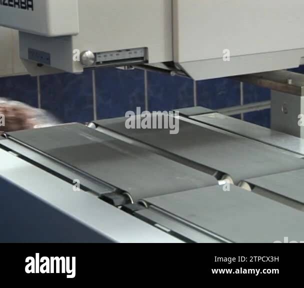 Push packaging Stock Videos & Footage - HD and 4K Video Clips - Alamy