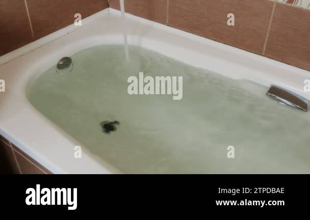 Edge bath Stock Videos & Footage - HD and 4K Video Clips - Alamy
